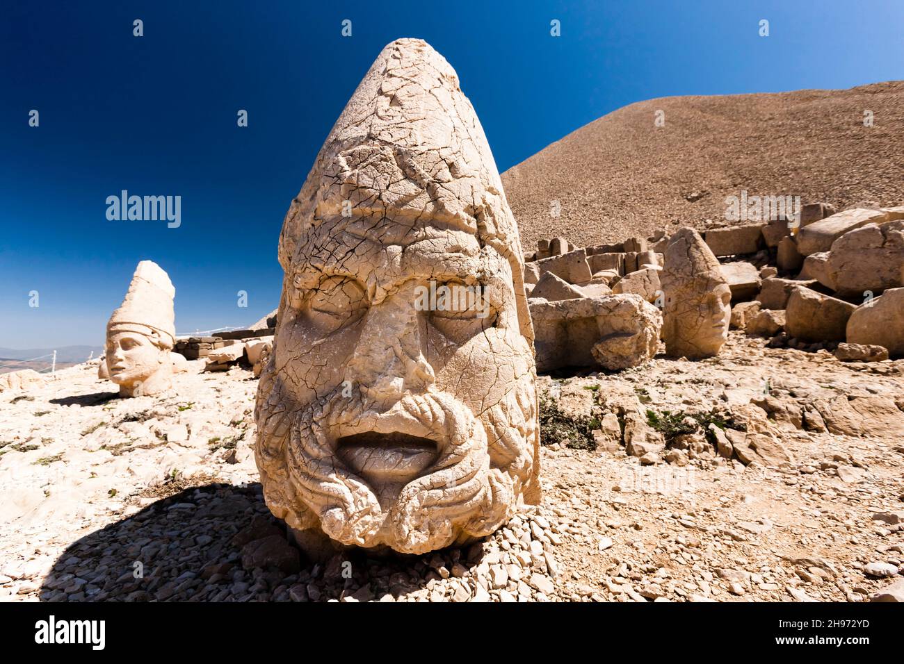 Mount Nemrut, Nemrut Dagi, head statue of god Zeus at west terrace ...