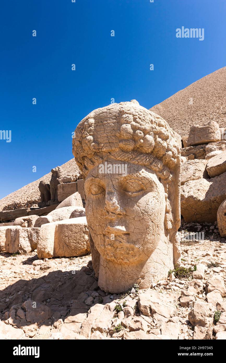 Mount Nemrut, Nemrut Dagi, head statue of goddess Tyche at west terrace ...