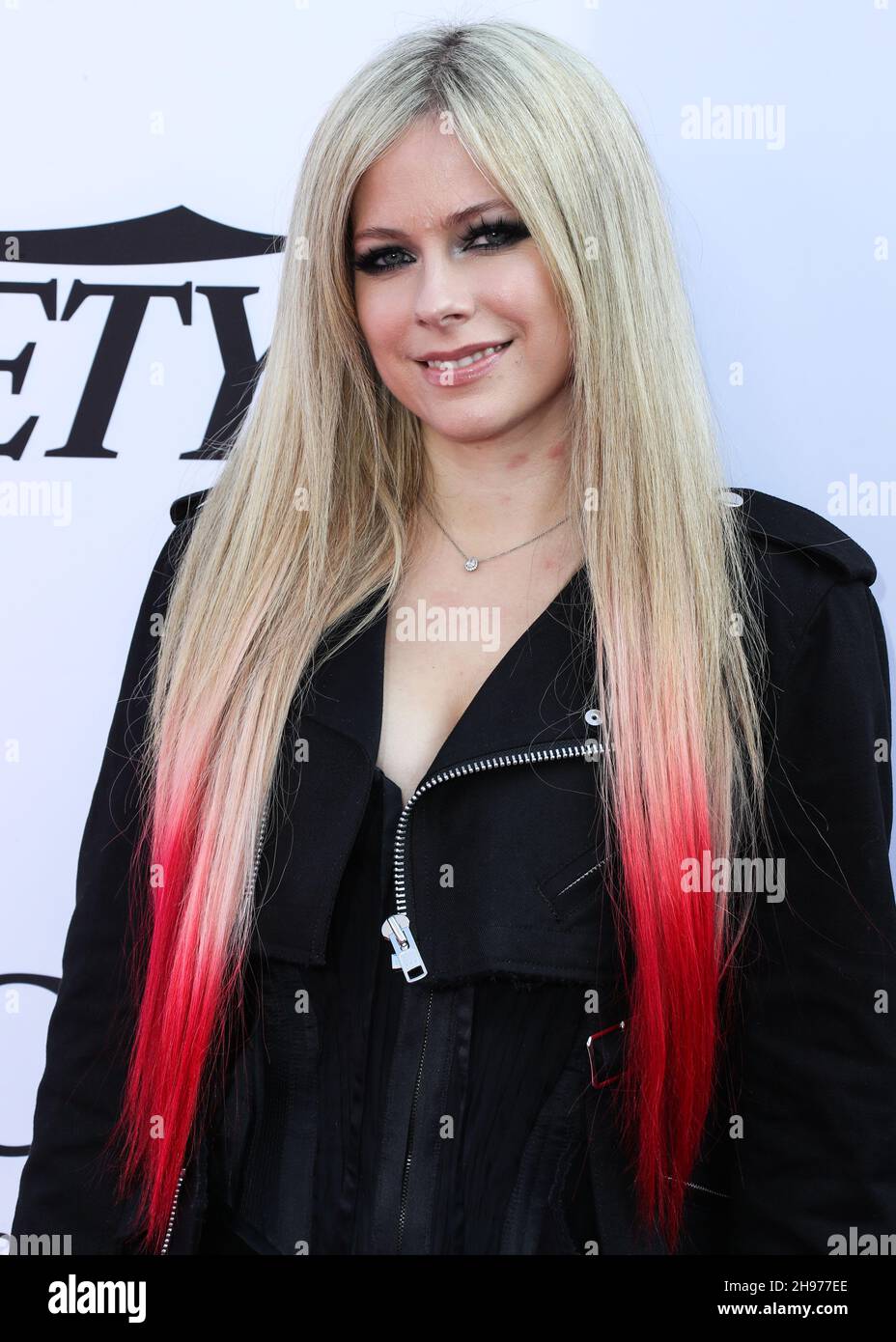 LOS ANGELES, CALIFORNIA, USA - DECEMBER 04: Singer Avril Lavigne ...