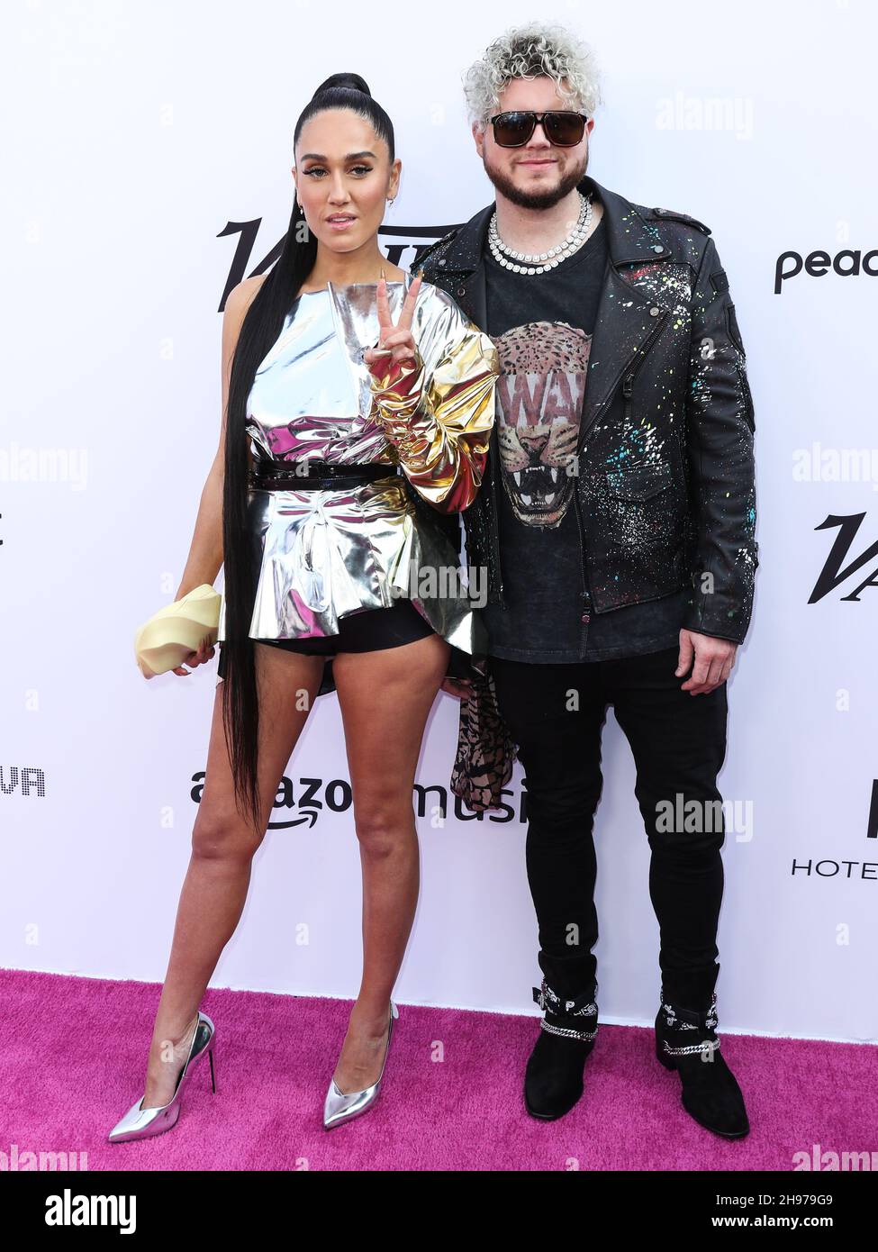 LOS ANGELES, CALIFORNIA, USA - DECEMBER 04: Singer Jenna Andrews and ...