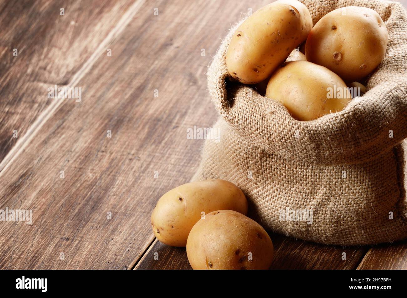 Sack of potatoes hi-res stock photography and images - Alamy