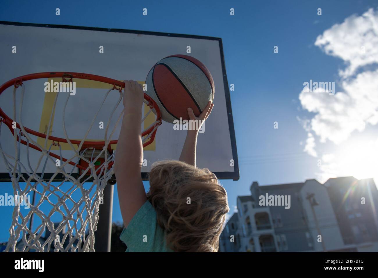 Slam dunks hi-res stock photography and images - Alamy