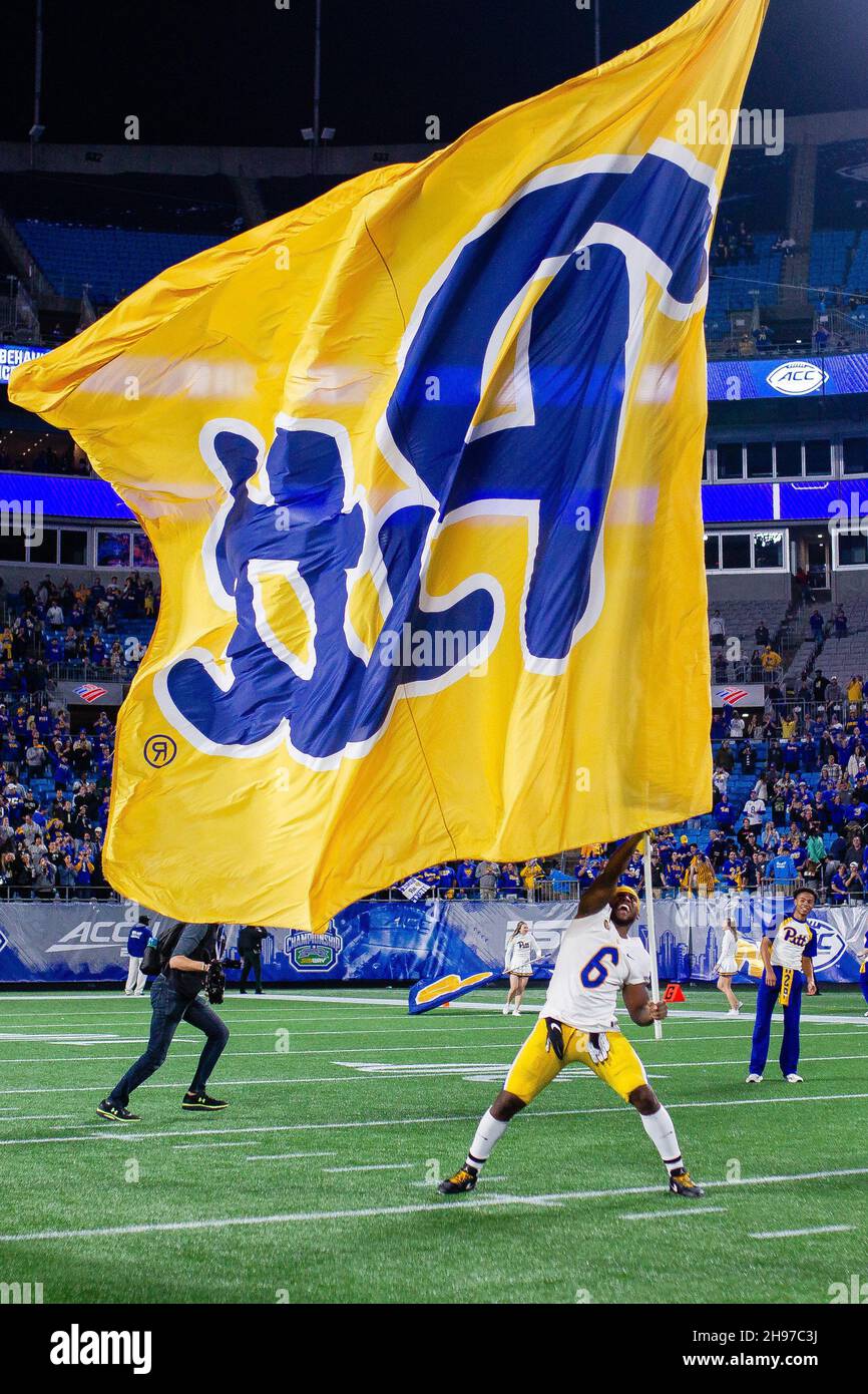 Charlotte, NC, USA. 4th Dec, 2021. Pittsburgh Panthers defensive ...