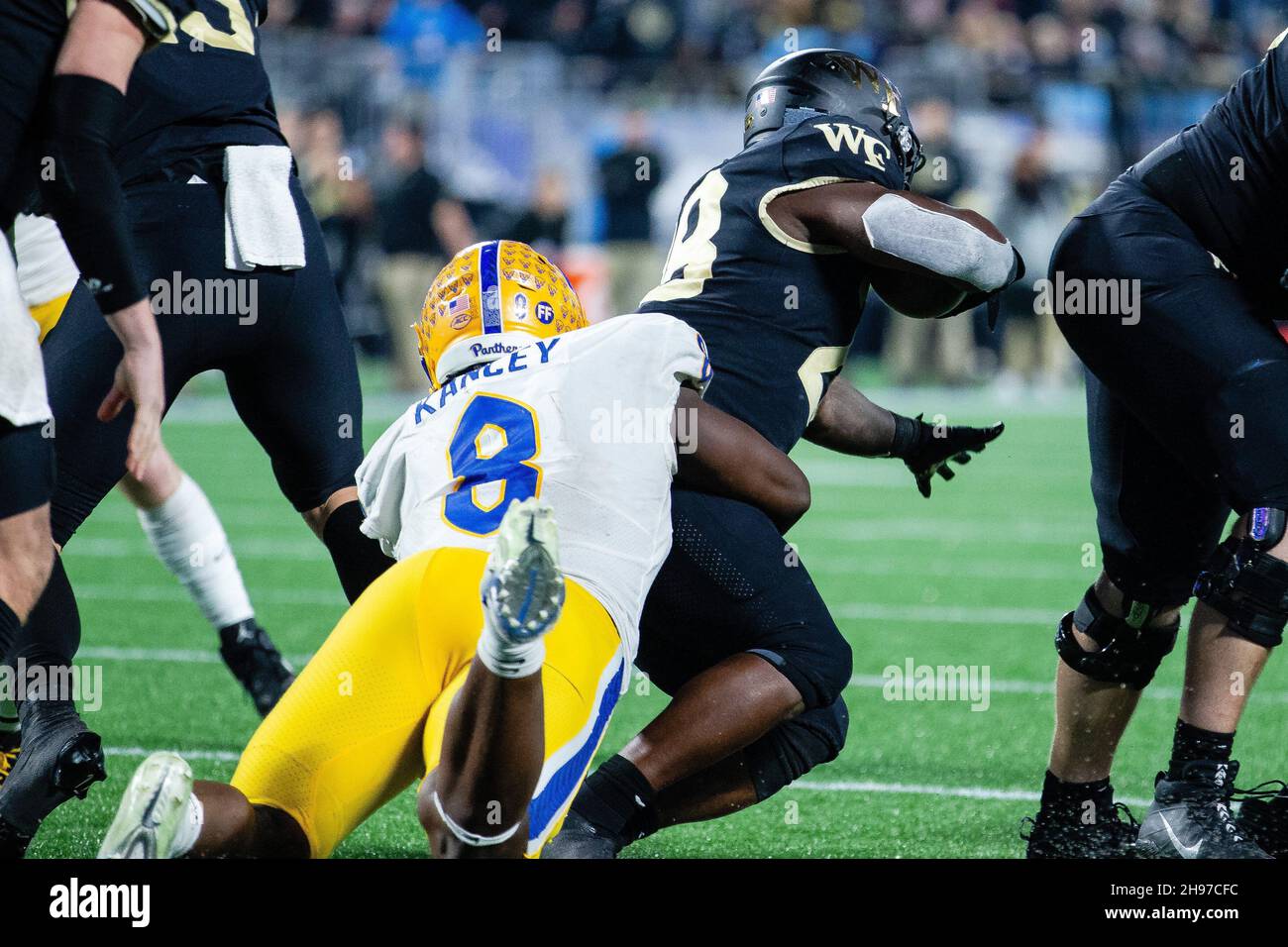 December 4, 2021: Pittsburgh Panthers defensive lineman Calijah Kancey ...