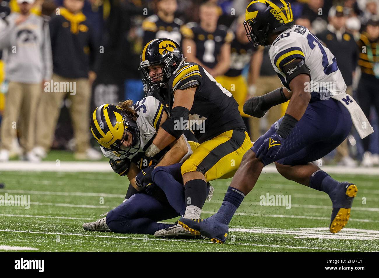 Indianapolis, Indiana, USA. 4th Dec, 2021. Michigan Wolverines ...