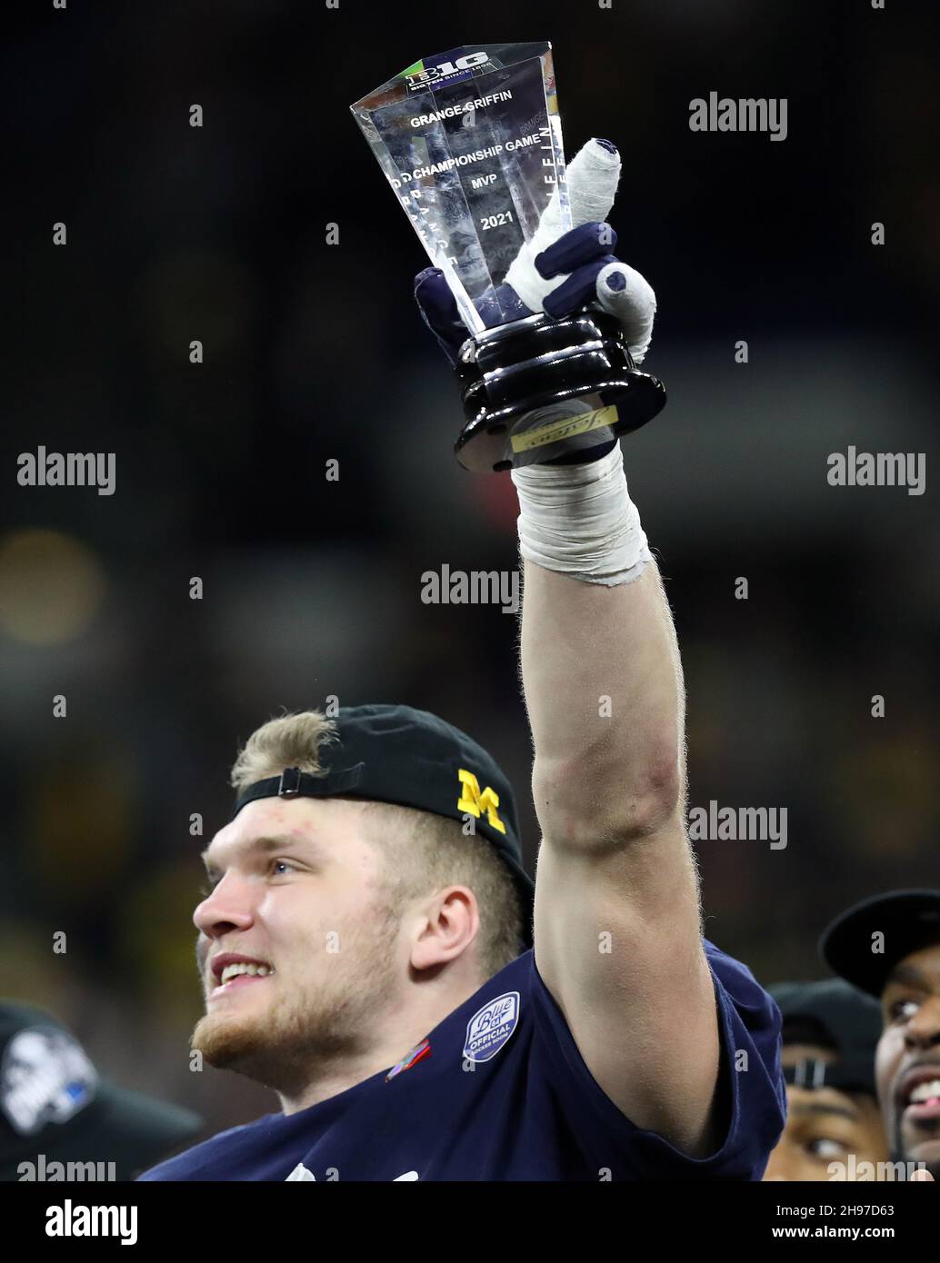 Big ten trophy hi-res stock photography and images - Alamy