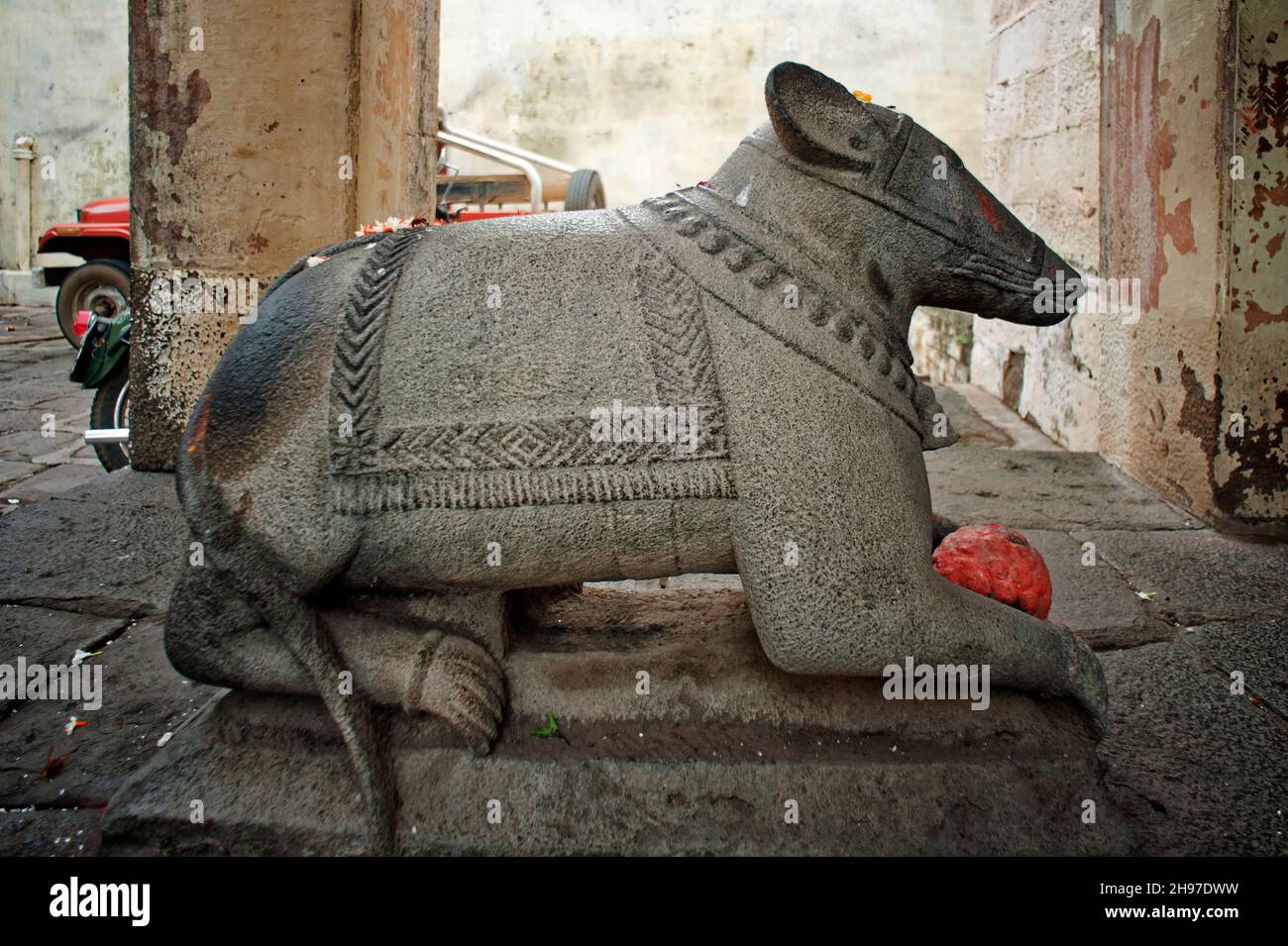 Carved mouse hi-res stock photography and images - Alamy