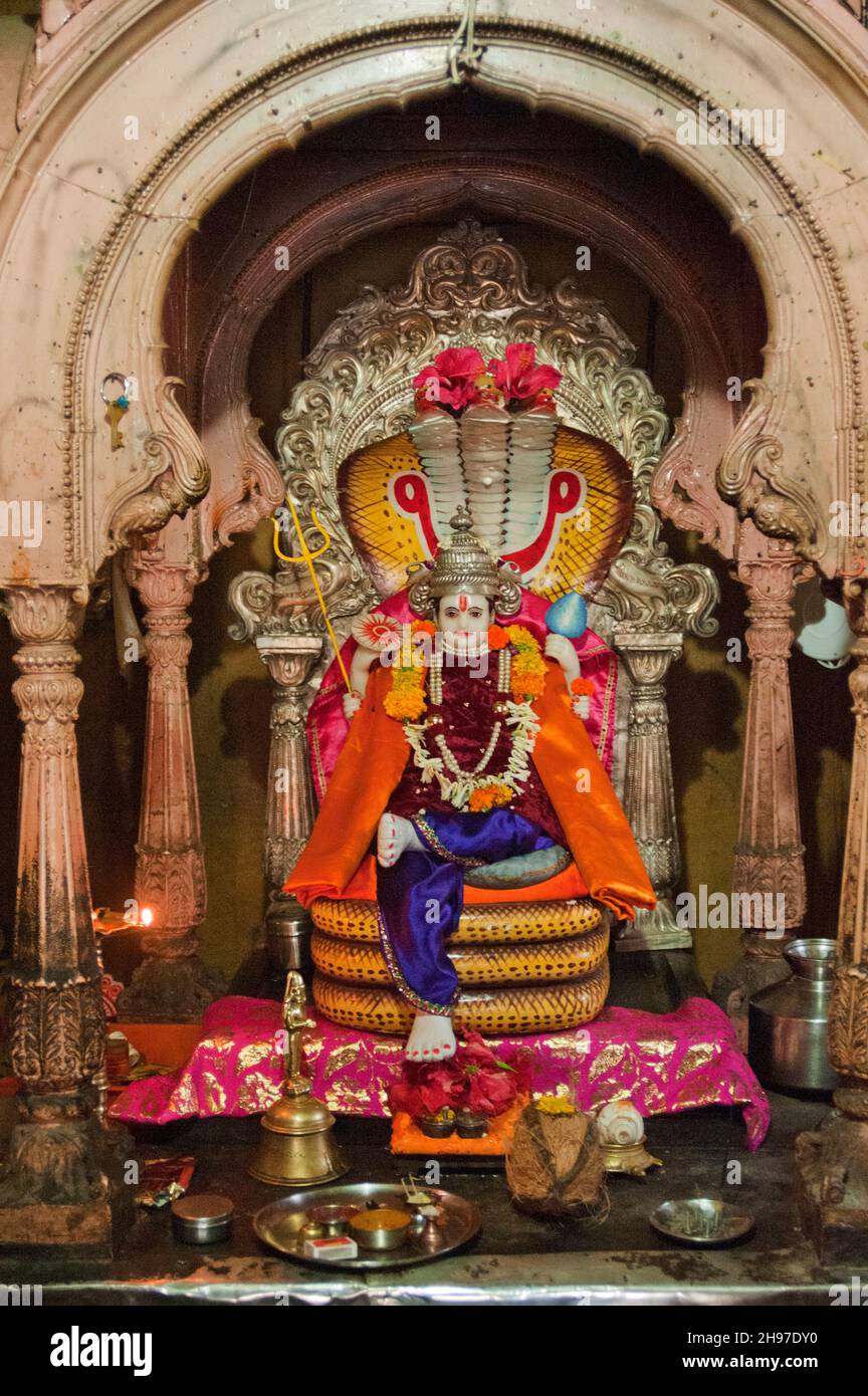 Lord Vishnu resting on Sheshnag(Snake Stock Photo - Alamy