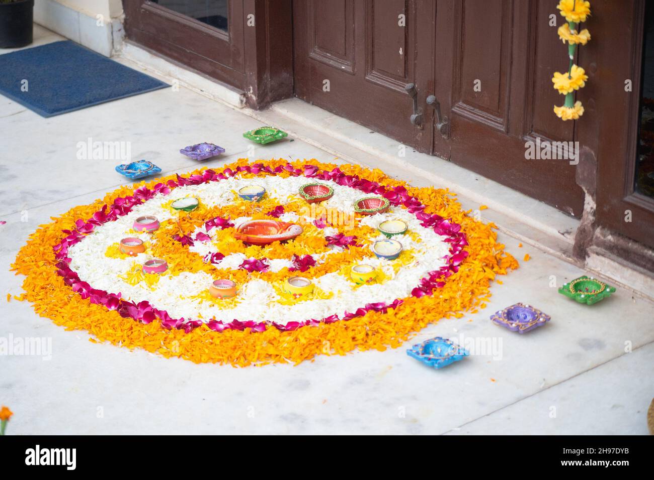 Onam pookalam hi-res stock photography and images - Alamy