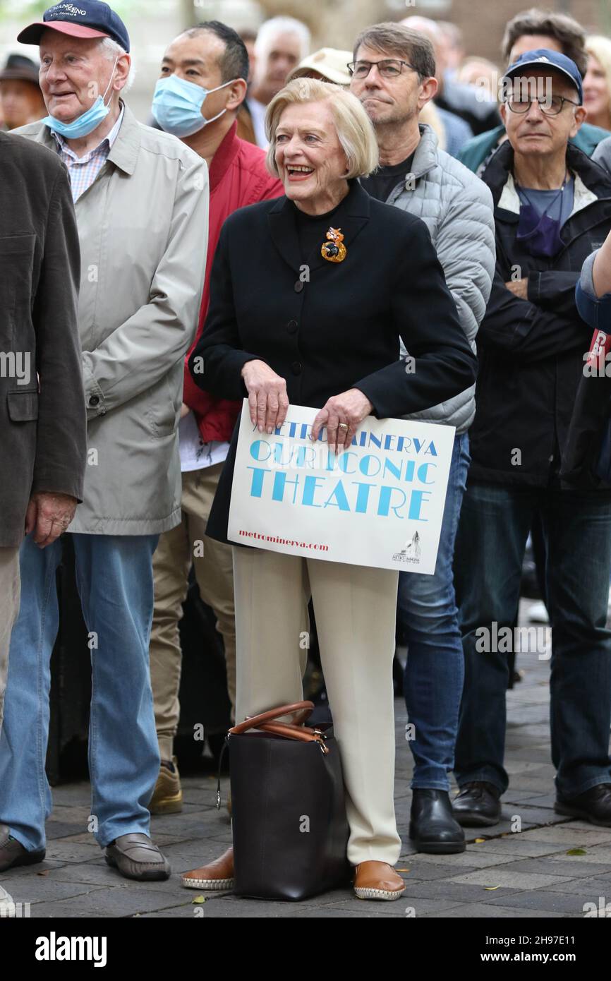 Nancye hayes hi-res stock photography and images - Alamy