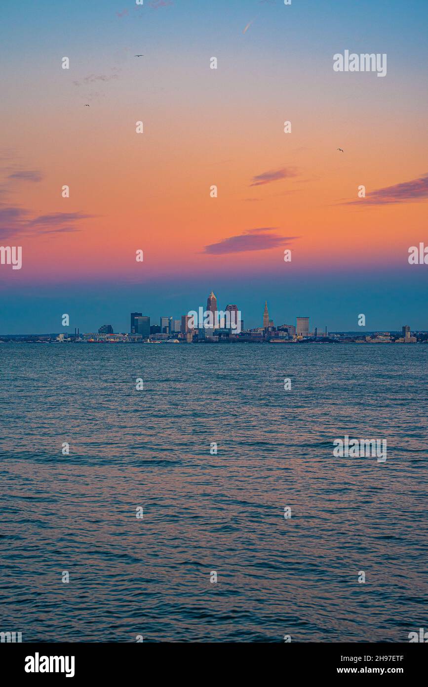 Cleveland browns stadium skyline hi-res stock photography and images ...