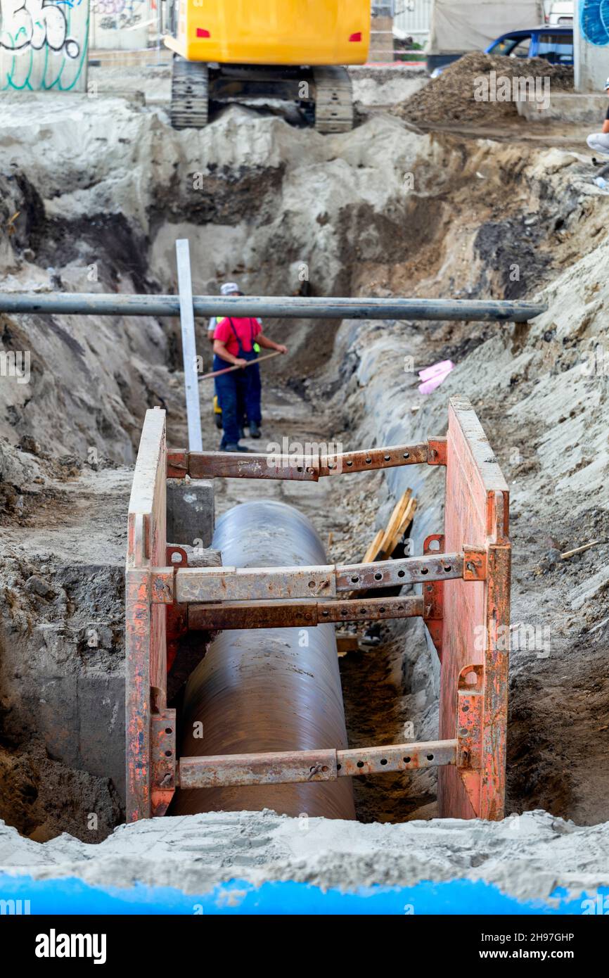 Steel trench box for the workers safety, trenching and excavation Stock ...