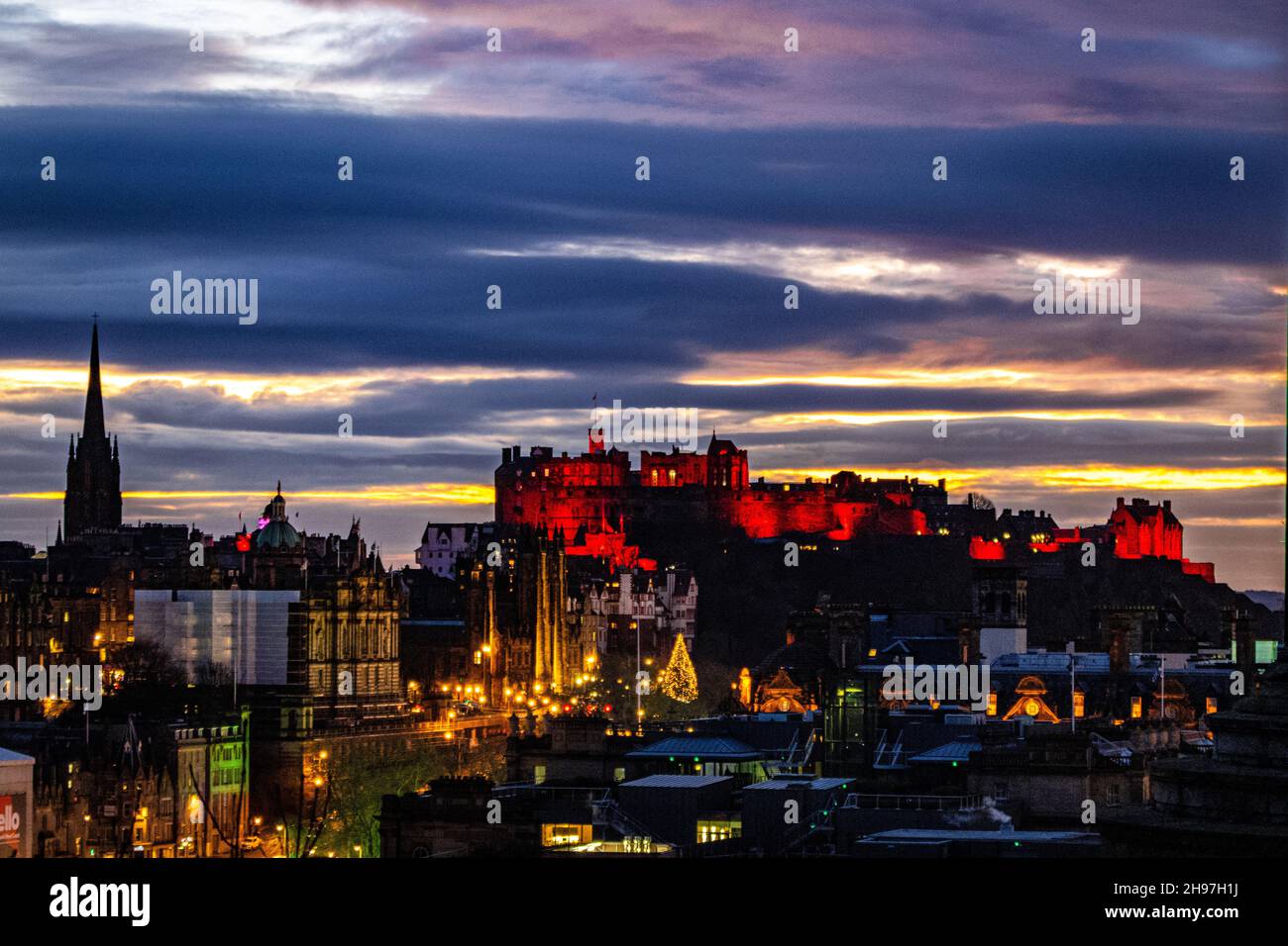 A scenic sunset in Edinburgh, Scotland, the United Kingdom Stock Photo ...