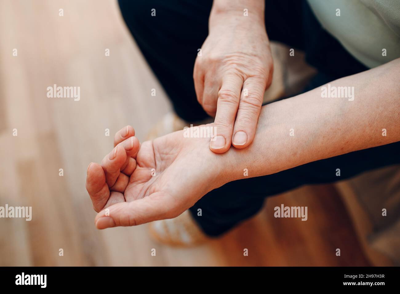 Pulse trace hi-res stock photography and images - Alamy