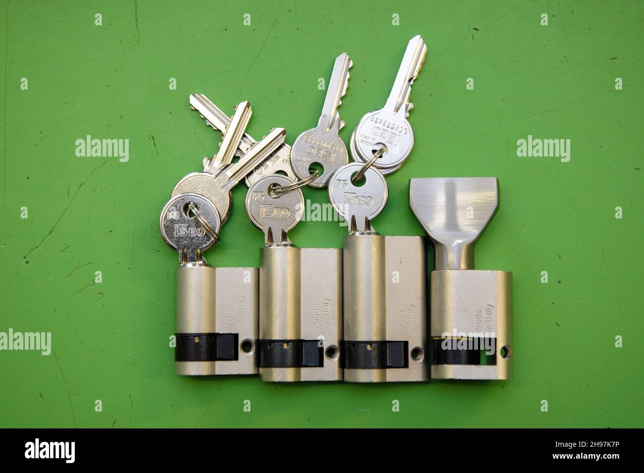 Barrel locks hi-res stock photography and images - Alamy