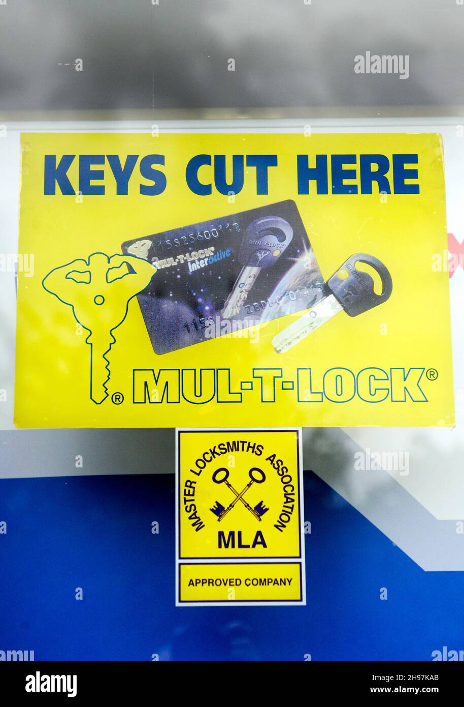 Keys cut here sign hi-res stock photography and images - Alamy