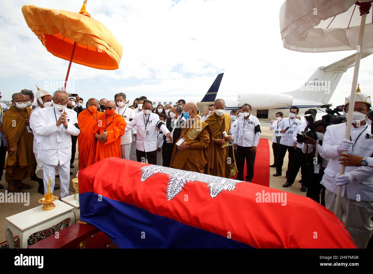 France cambodia flag hi-res stock photography and images - Alamy