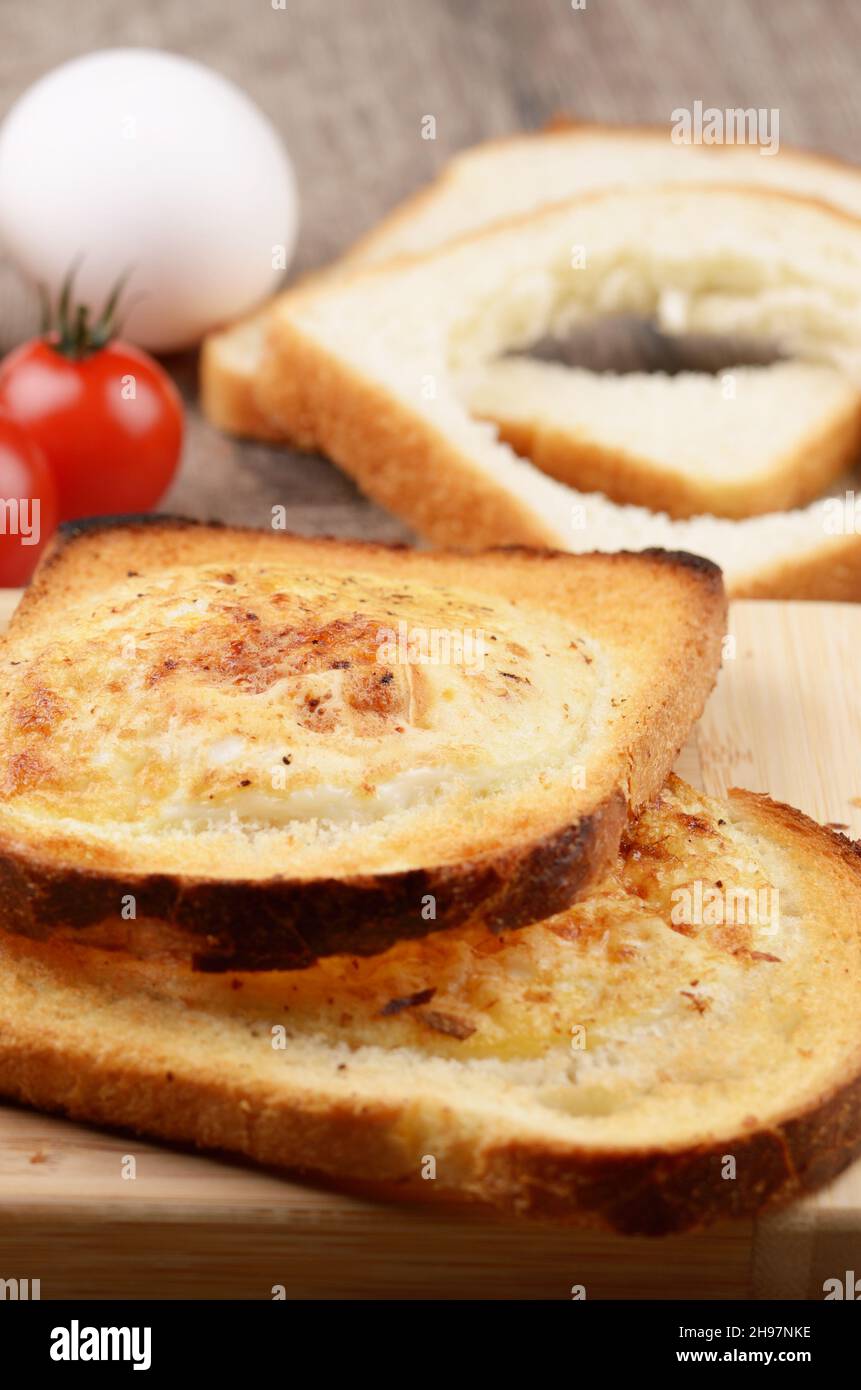 Round shaped fried egg hi-res stock photography and images - Alamy