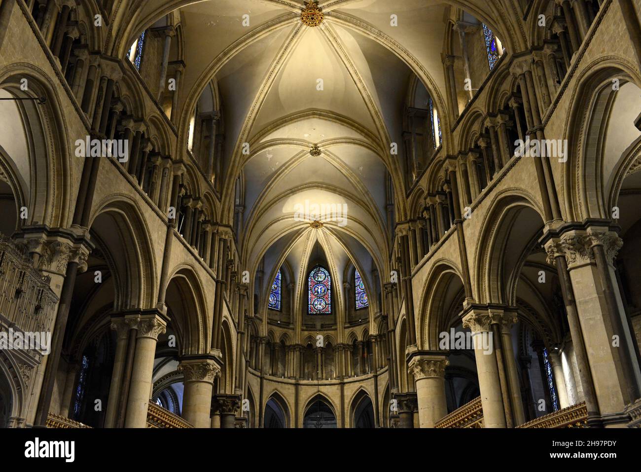 View of the roof of the 800-year old quire in Canterbury Cathedral ...