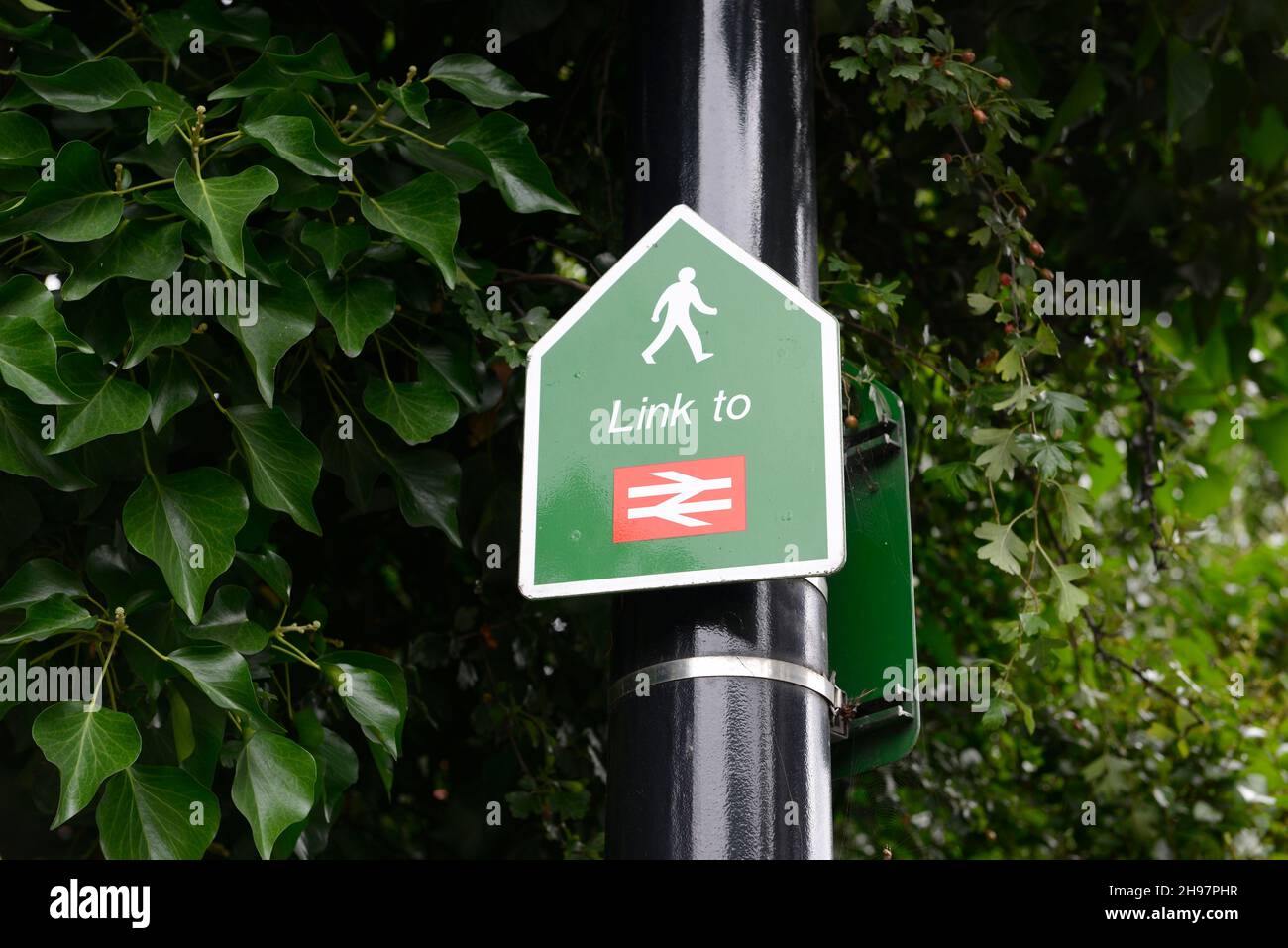A sign guiding walkers to Forest Hill railway station in Forest Hill ...