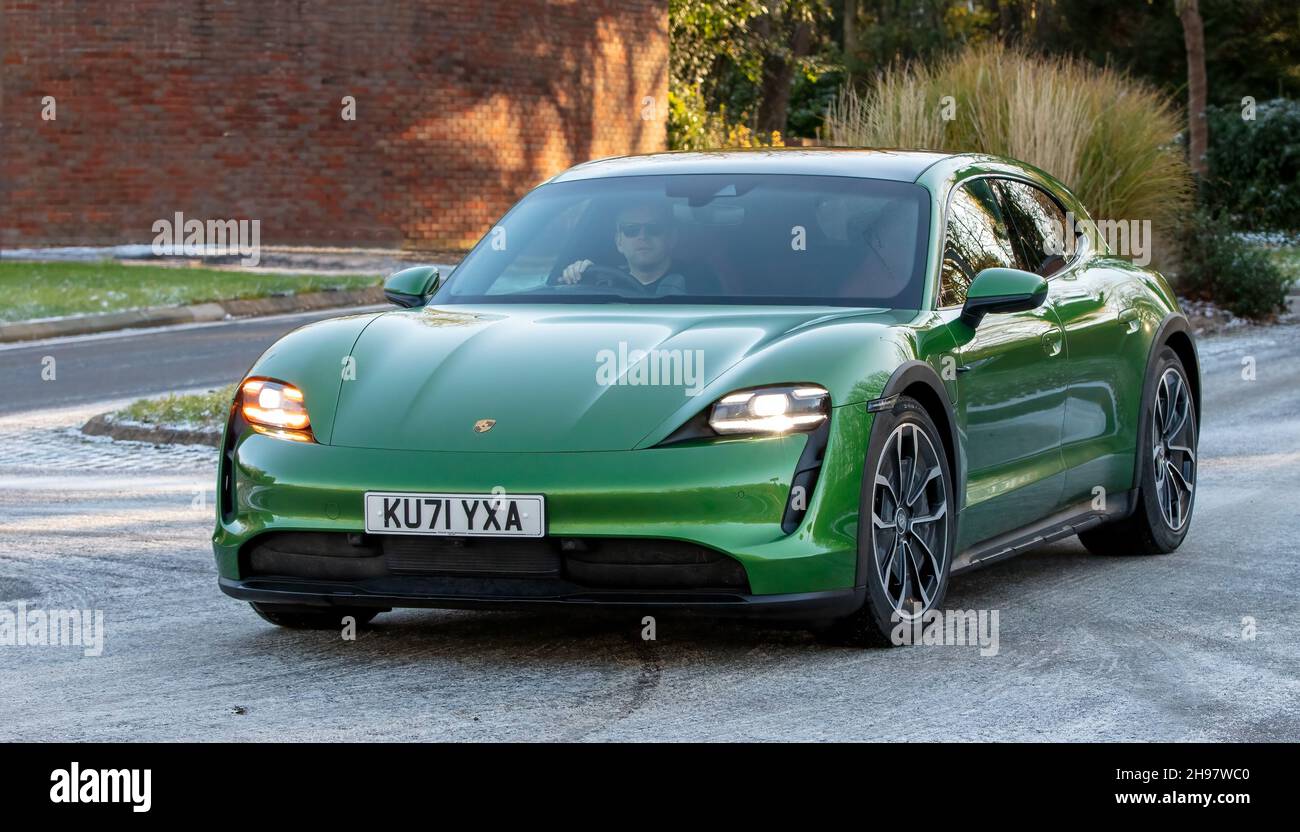 Porsche green hi-res stock photography and images - Alamy