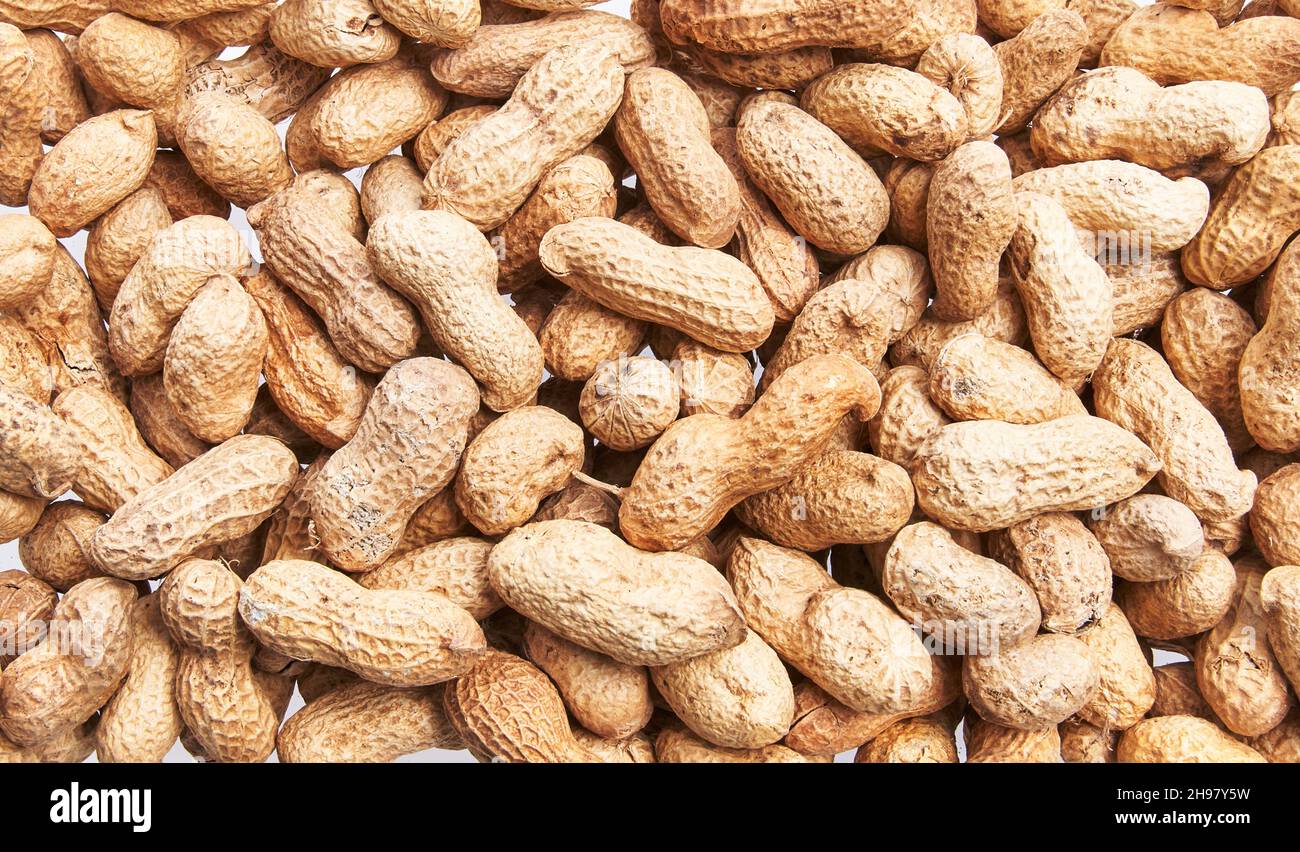 Bunch of peanuts with shell texture Stock Photo - Alamy