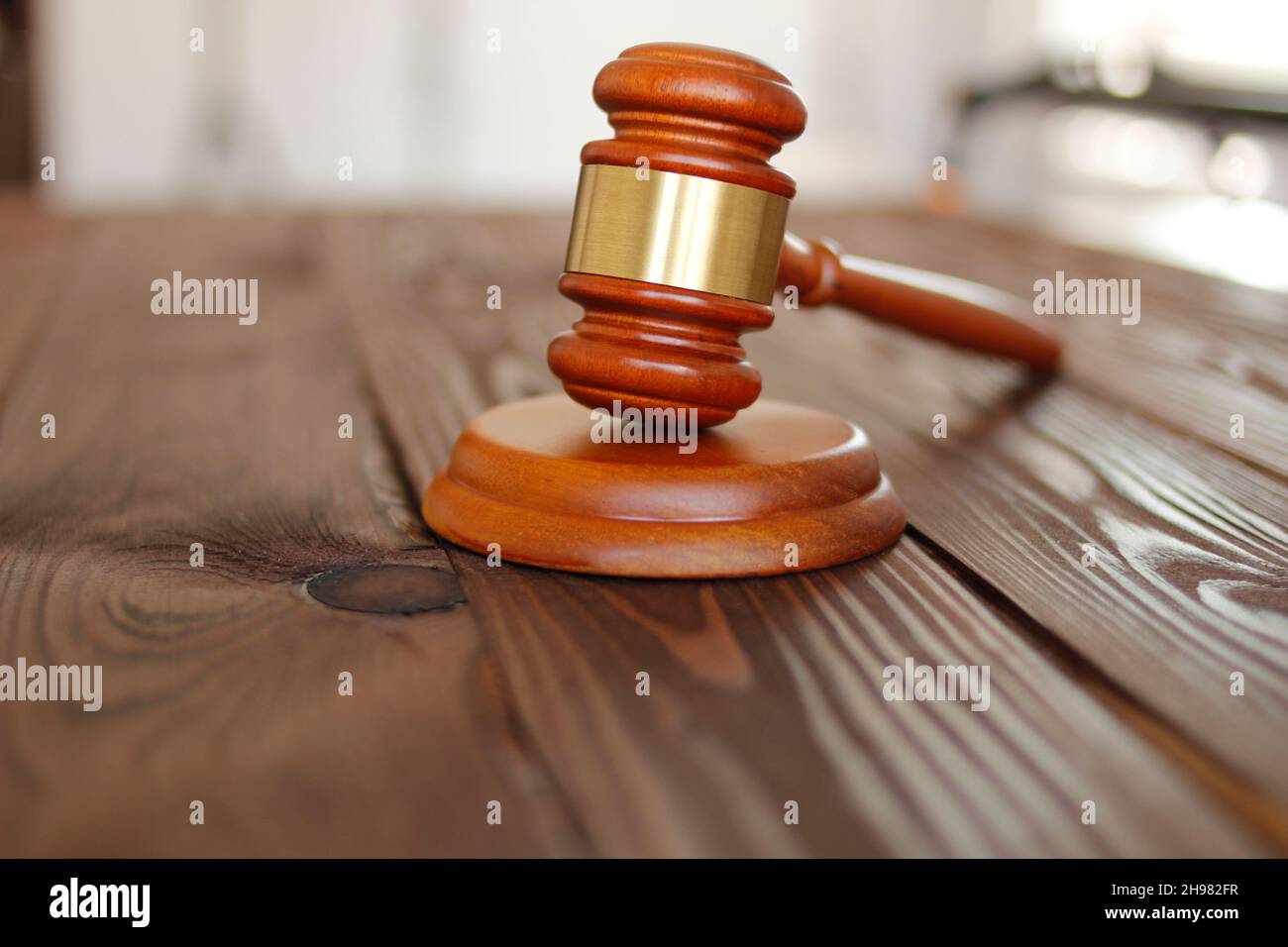 Judge hammer against the background of the courtroom. Judge gavel ...