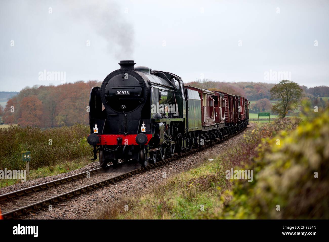 Cheltenham schools class locomotive hi-res stock photography and images ...