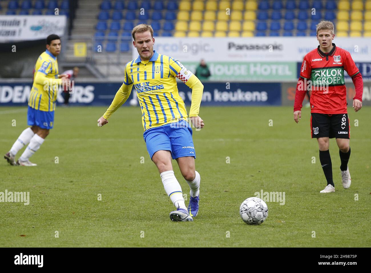 WAALWIJK - 04-12-2021, Mandemakers stadion. Dutch football, eredivisie, season 2021-2022. during ...