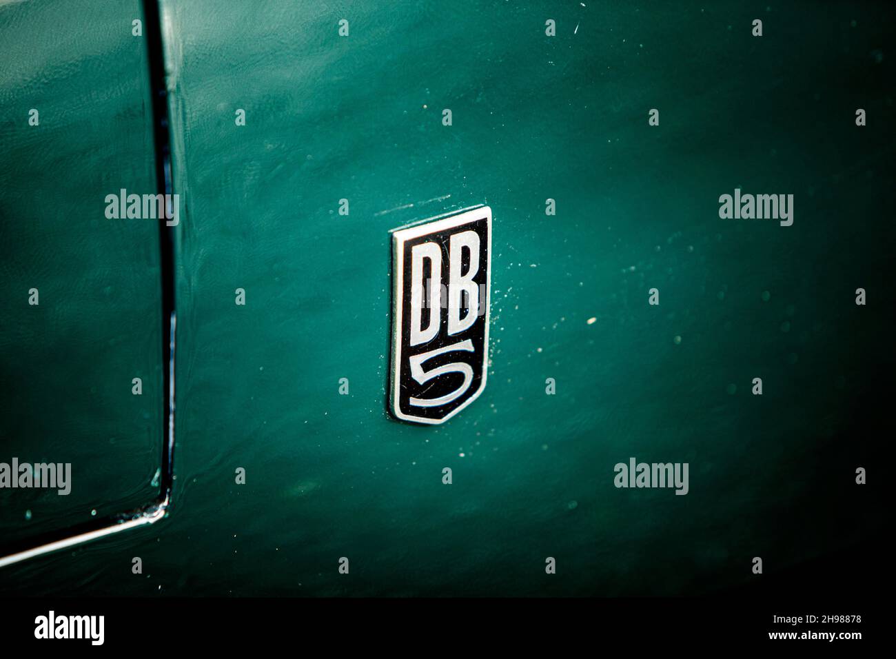 Badge of a 1965 Aston Martin DB5 Stock Photo - Alamy