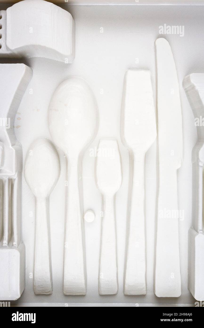 Close up of white empty paper cutlery box Stock Photo - Alamy