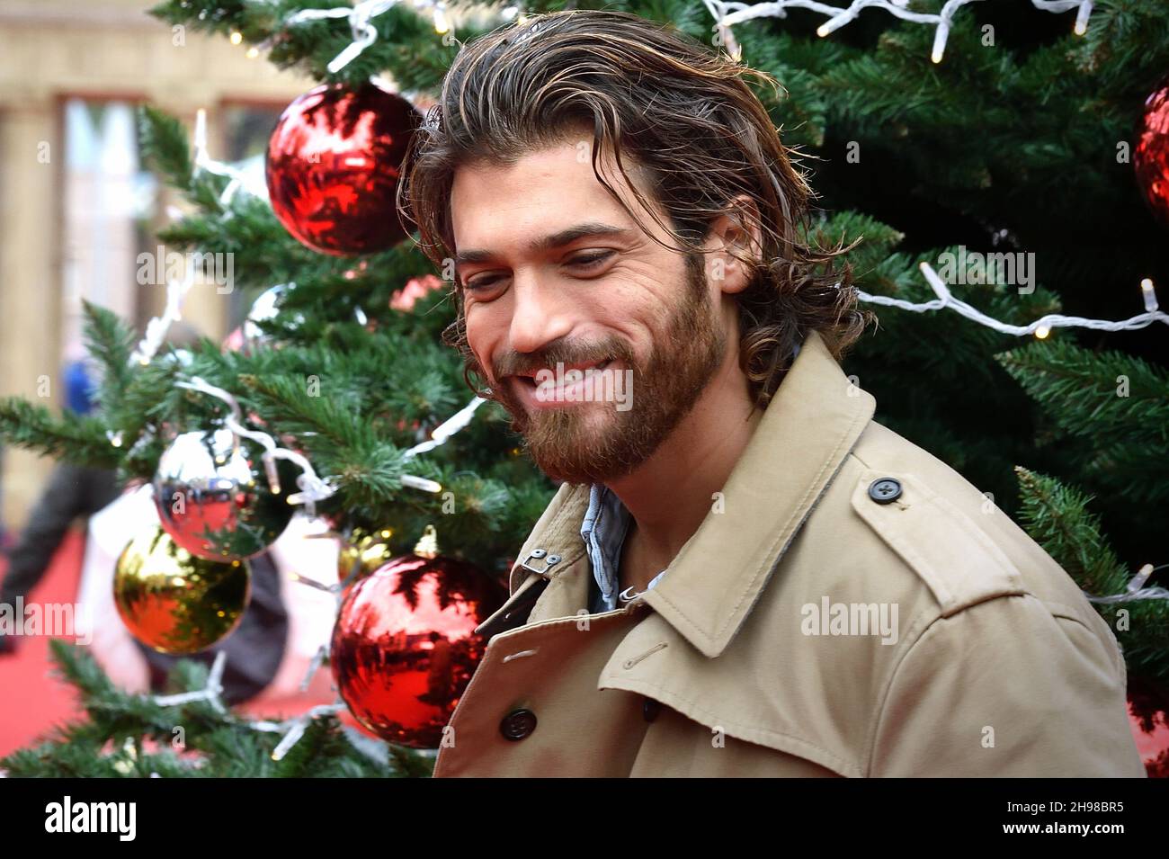 Can yaman actor hi-res stock photography and images - Alamy