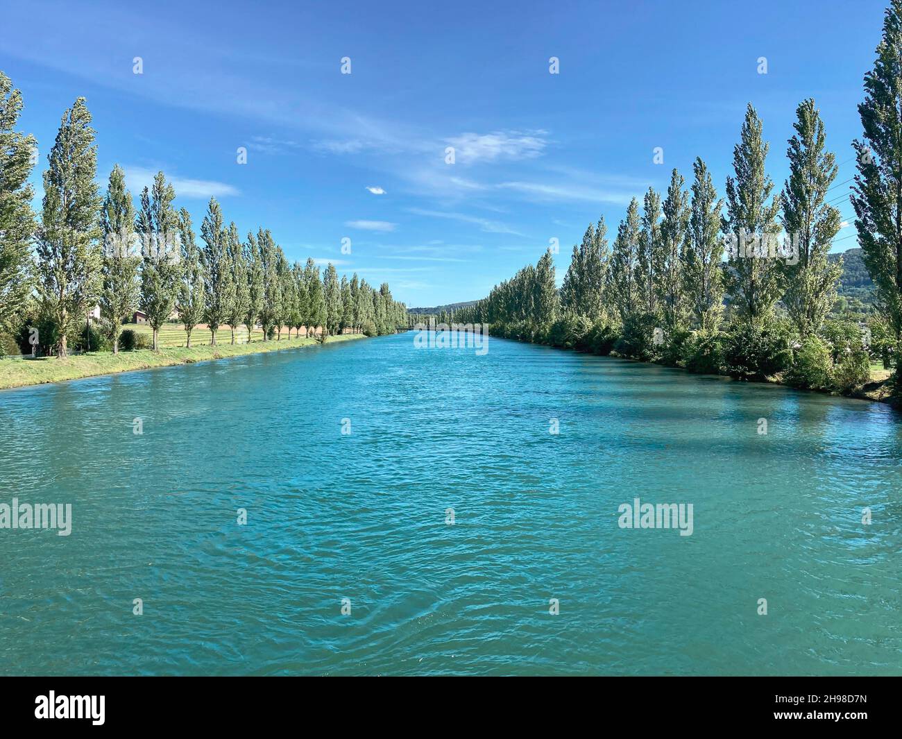 Sides of river hi-res stock photography and images - Alamy