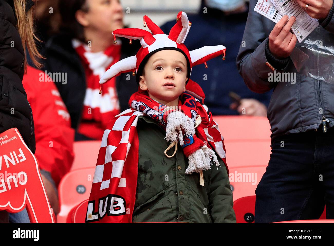 Arsenal fan hi-res stock photography and images - Alamy