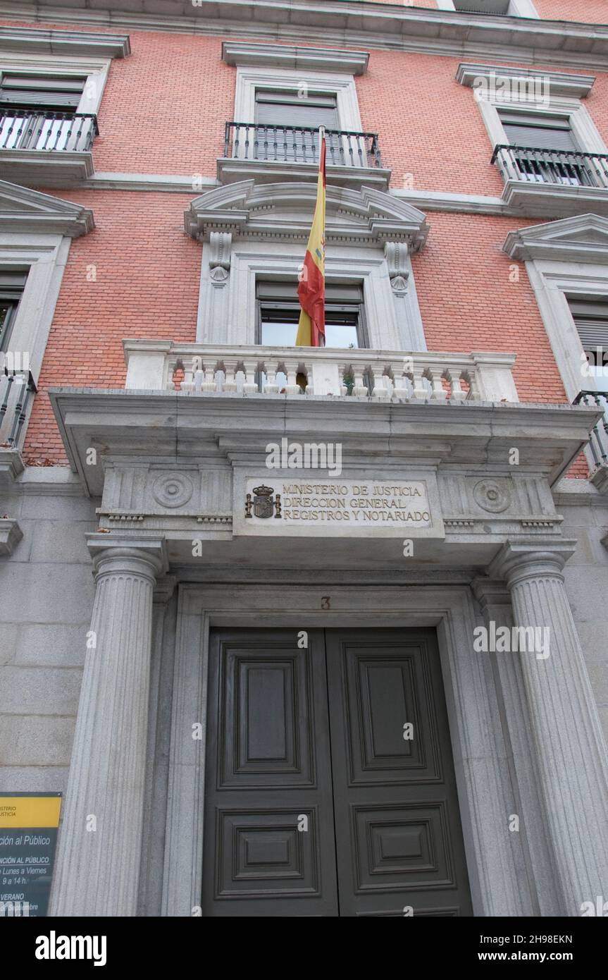 Government building in Madrid Spain Stock Photo - Alamy