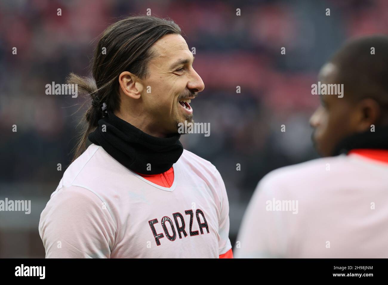 Zlatan Ibrahimovic of AC Milan warms up during the Serie A 2021/22 ...