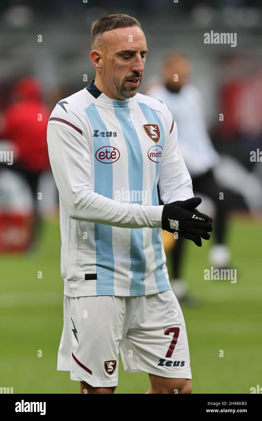Frank Ribery of US Salernitana 1919 warms up during the Serie A 2021/22 ...