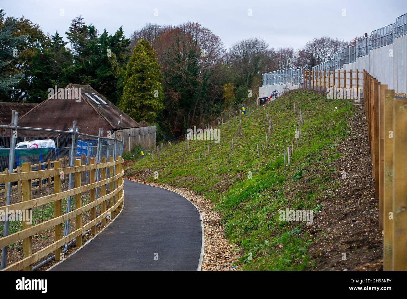 Dorney Reach, Buckinghamshire, UK. 5th December, 2021. Villagers in ...