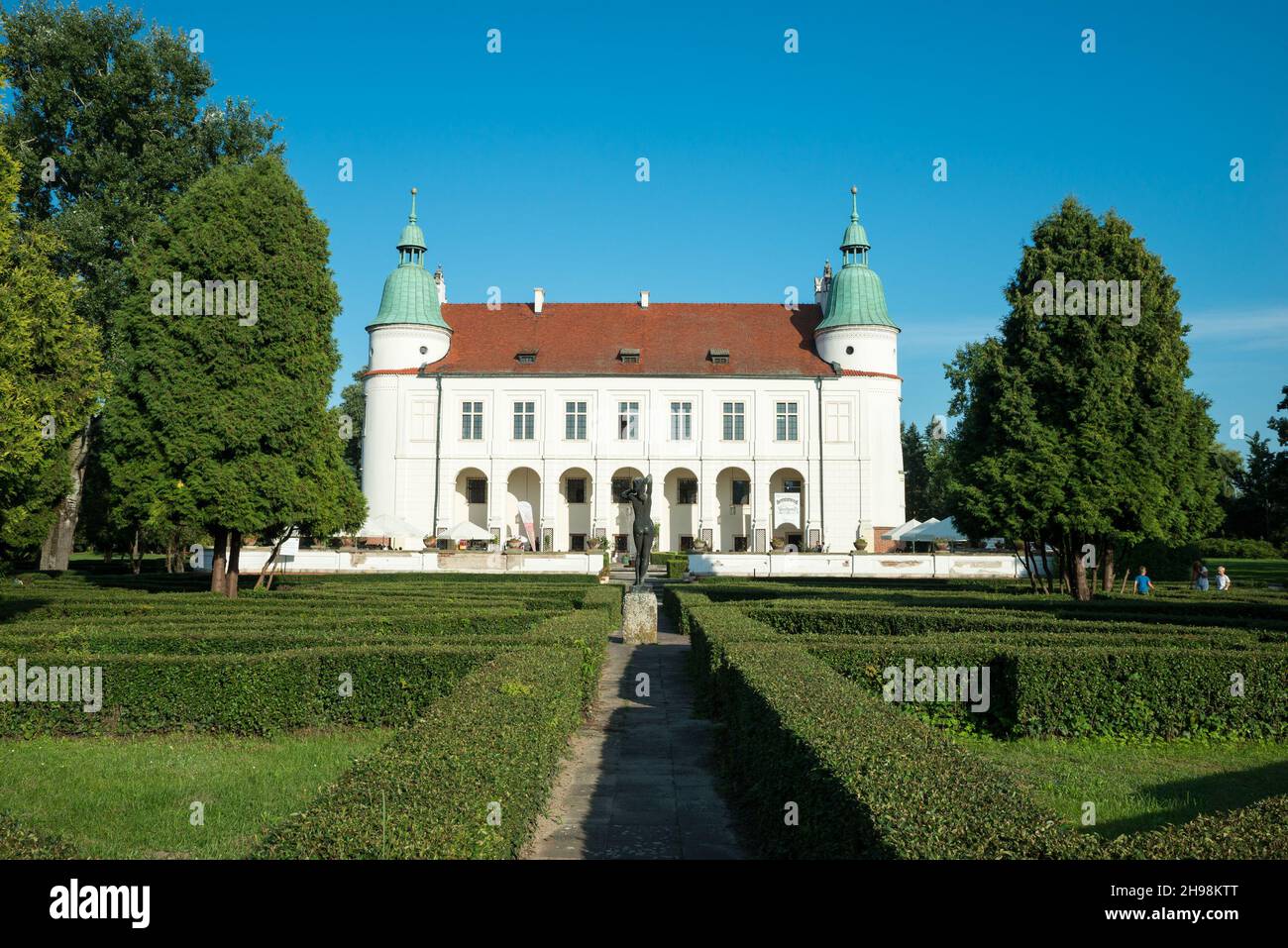 Renaissance castle palace in baranow hi-res stock photography and ...