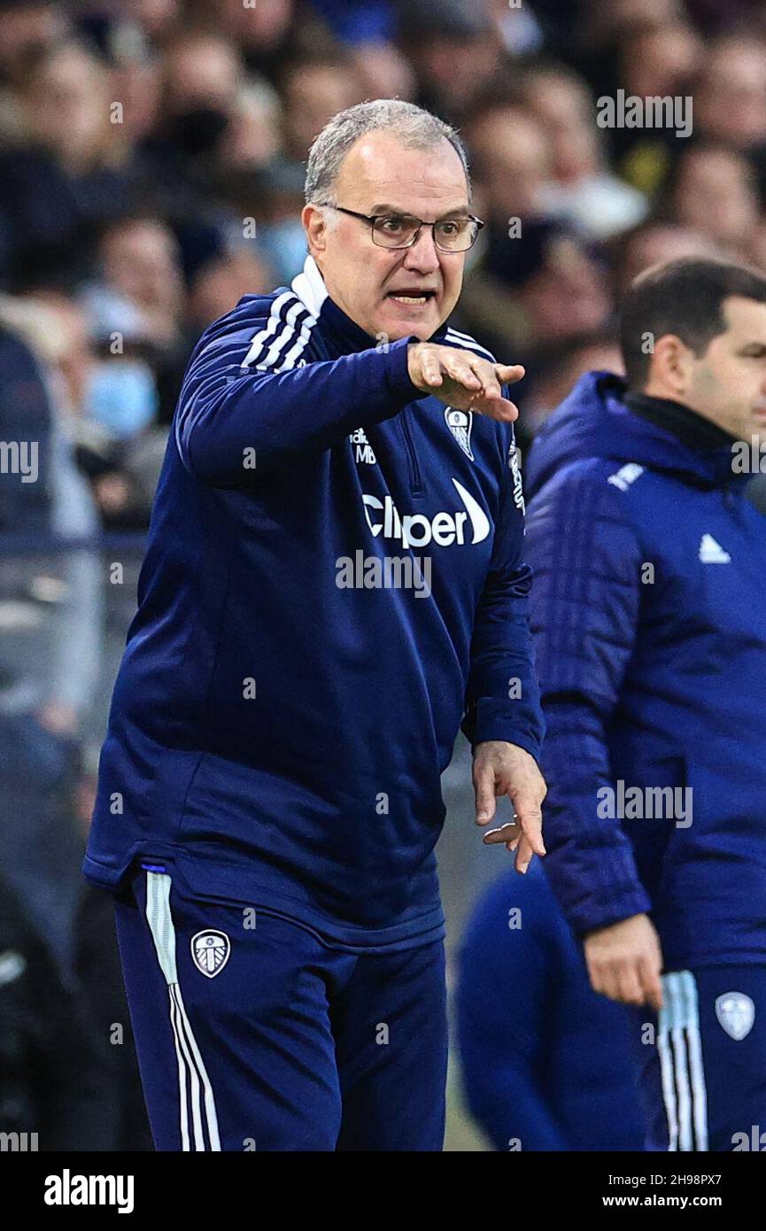 Marcelo Bielsa manager of Leeds United gives his team instructions ...