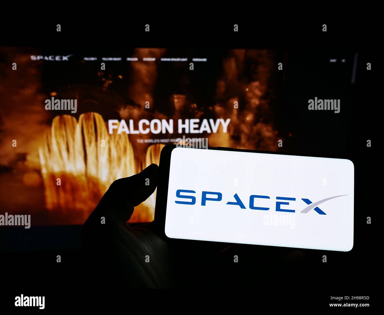 Elon musk starlink satellite hi-res stock photography and images - Alamy
