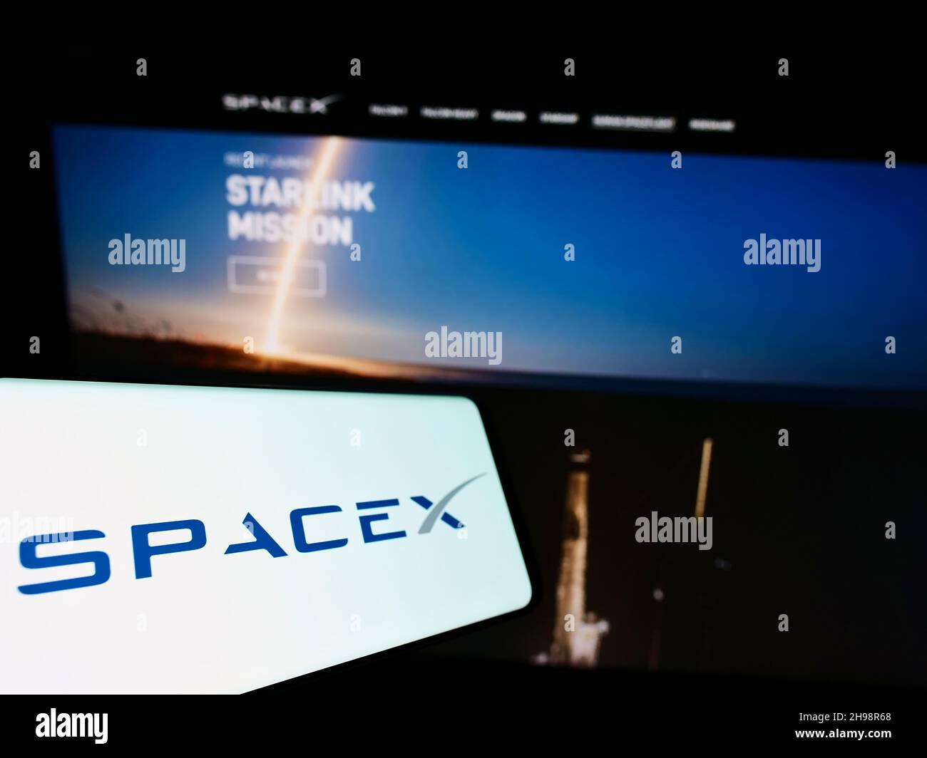 Spacex logo hi-res stock photography and images - Alamy