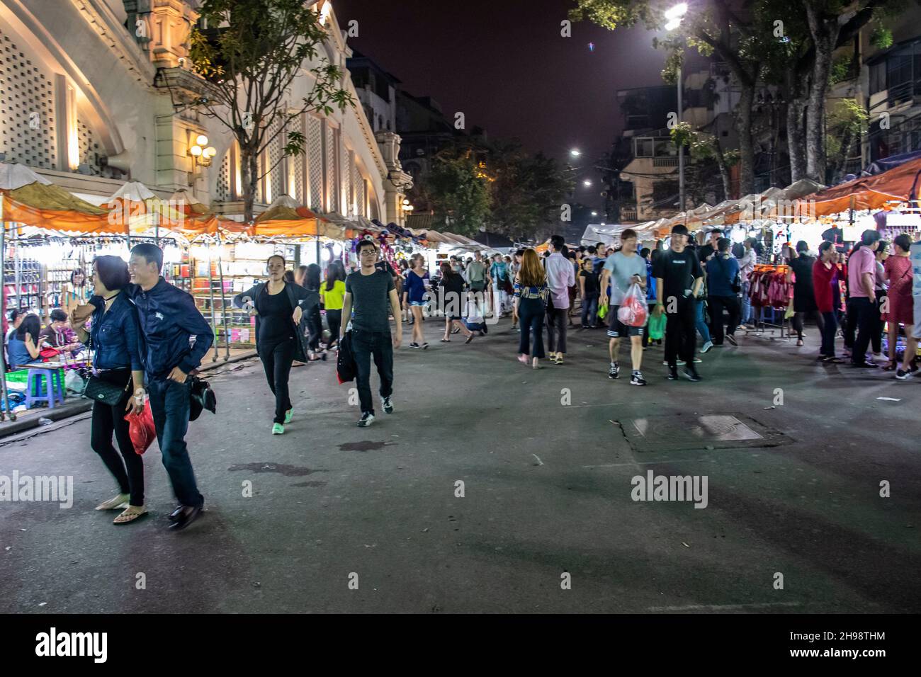 Night market Hanoi Vietnam Stock Photo - Alamy