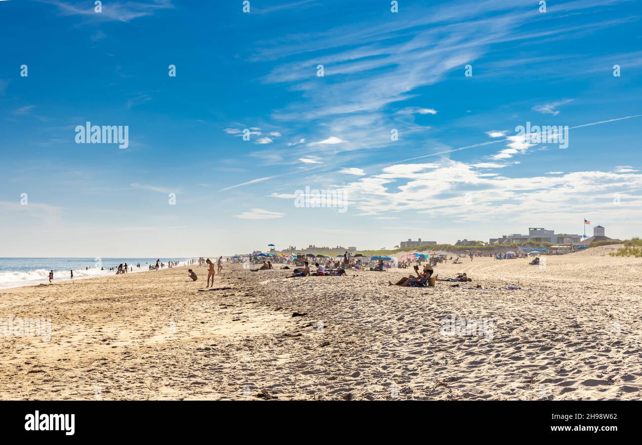 Beach goers at Coopers Beach in Southampton, NY Stock Photo - Alamy