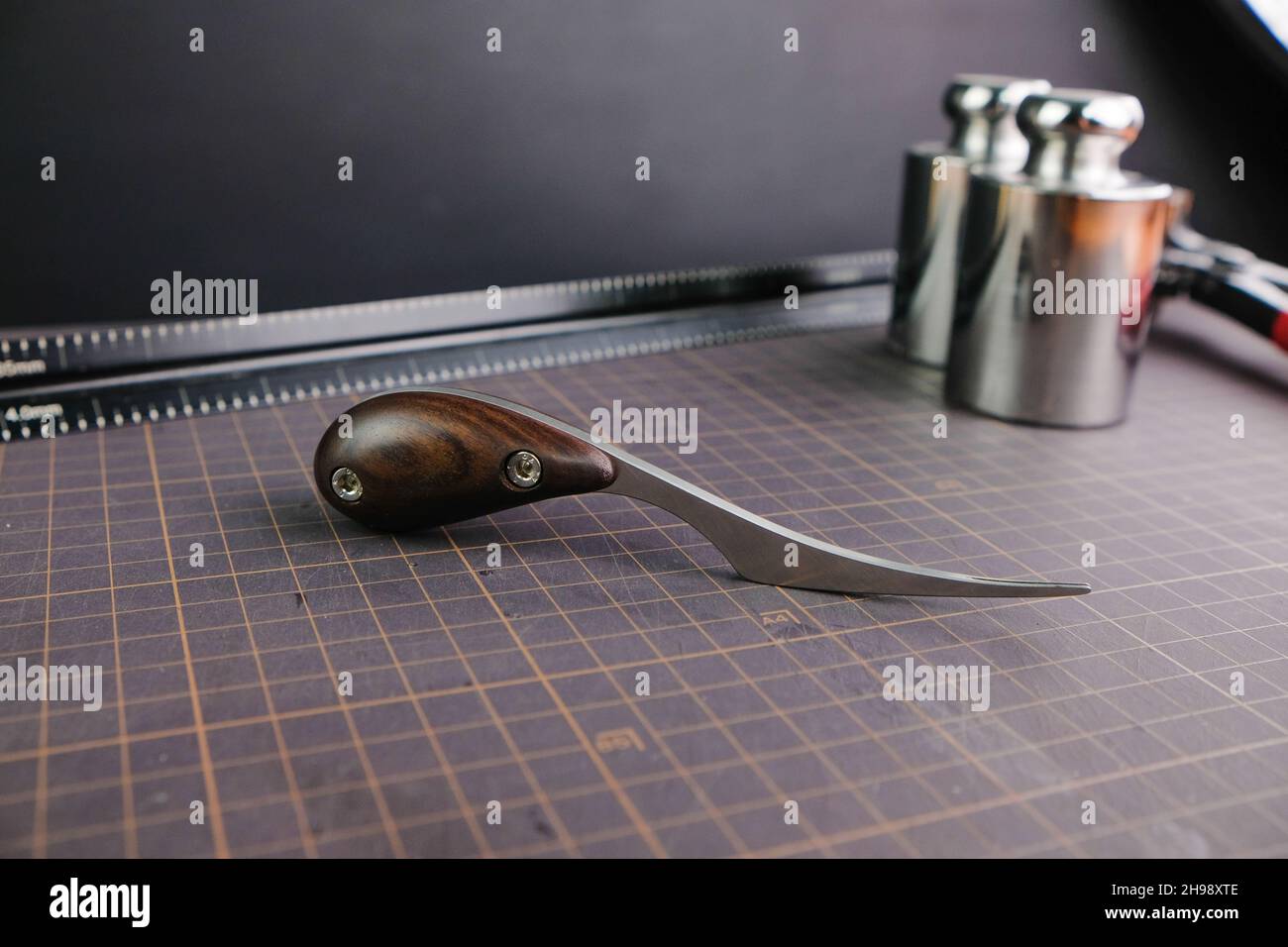 Edge tool hi-res stock photography and images - Alamy