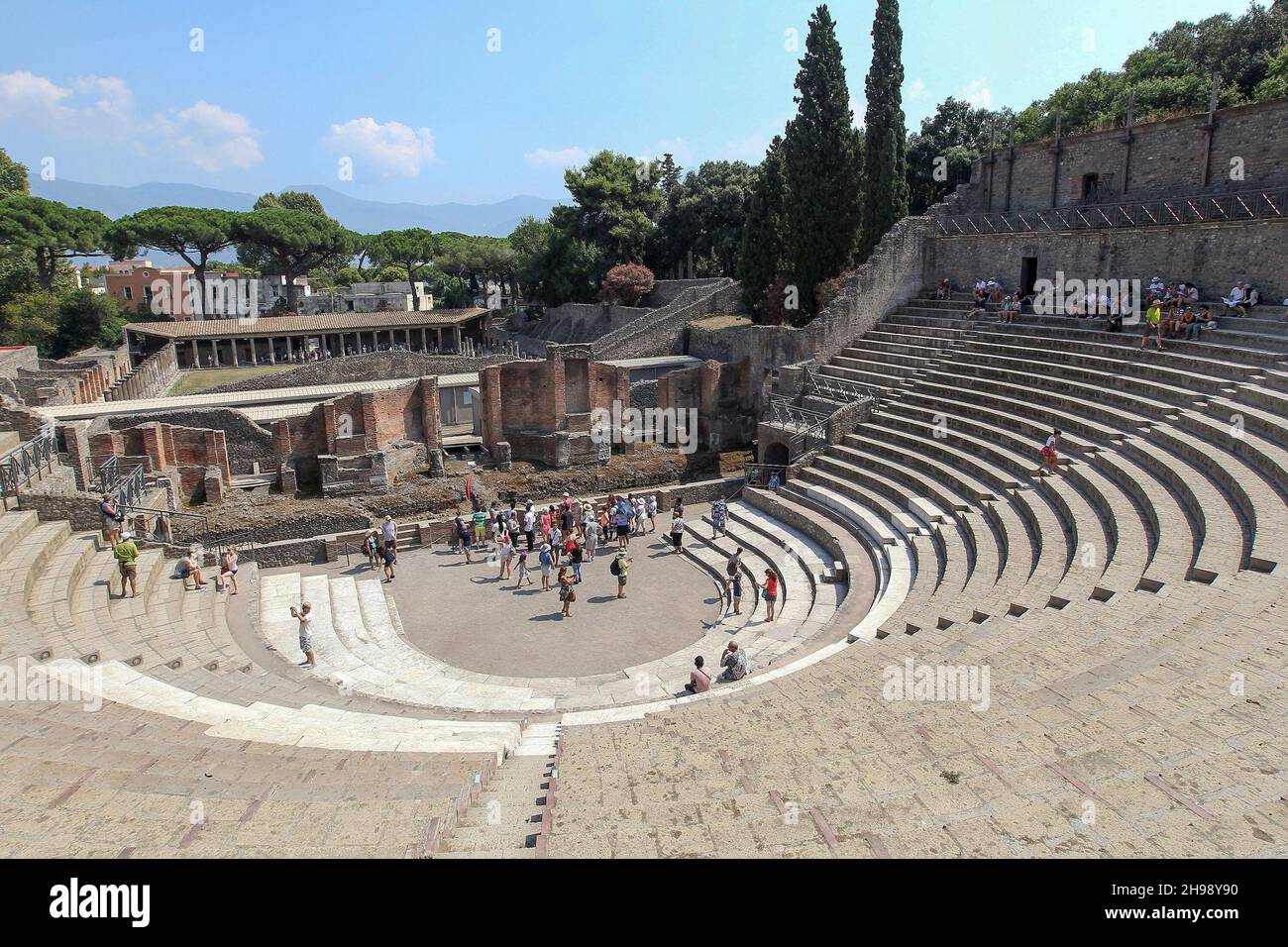 Anfiteatro pompei hi-res stock photography and images - Alamy