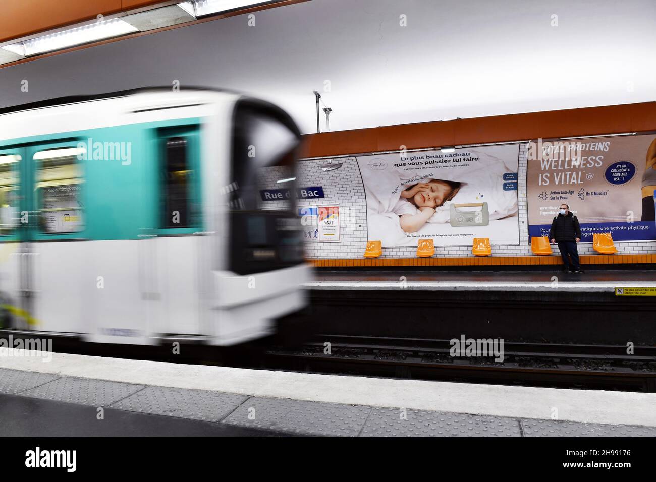 Subway in Paris - France Stock Photo - Alamy