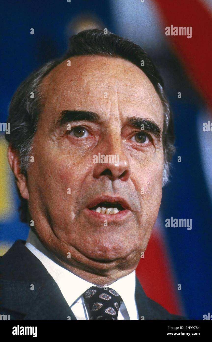 Bob dole presidential nomination hi-res stock photography and images ...
