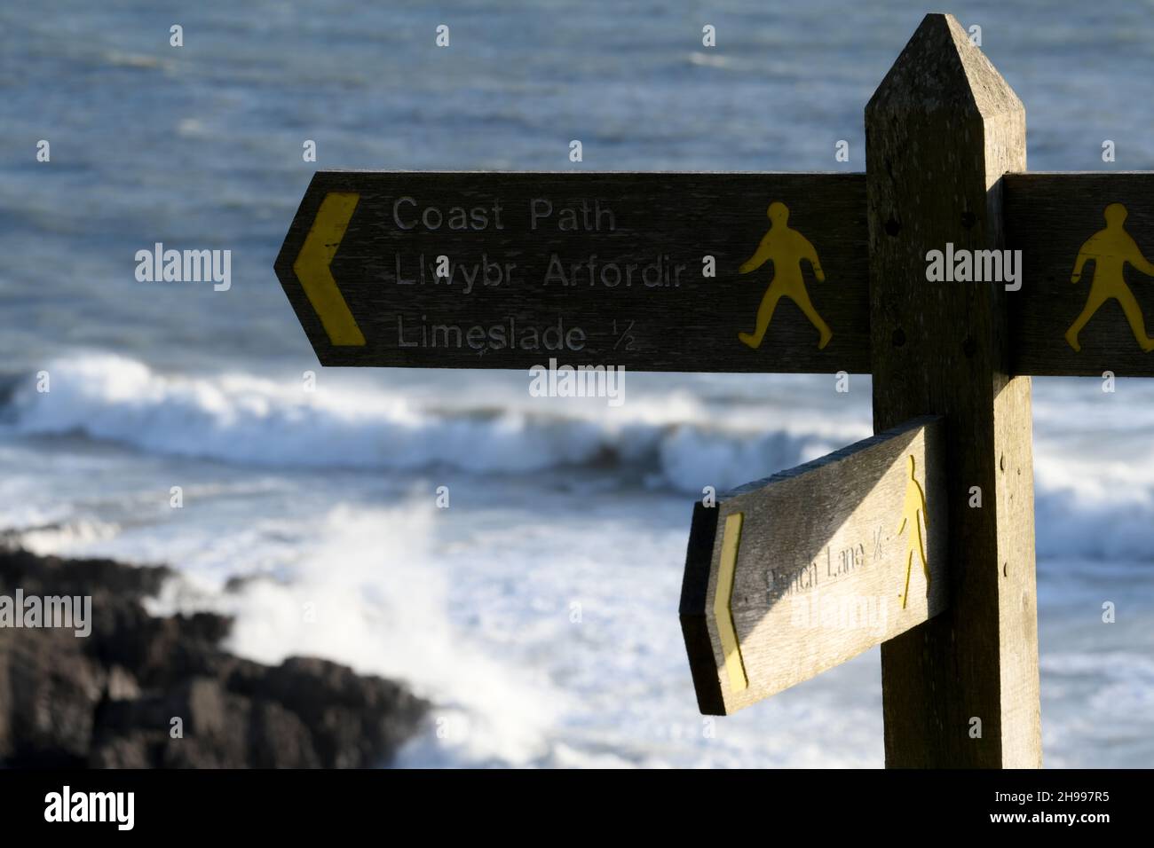 Coastal signage hi-res stock photography and images - Alamy