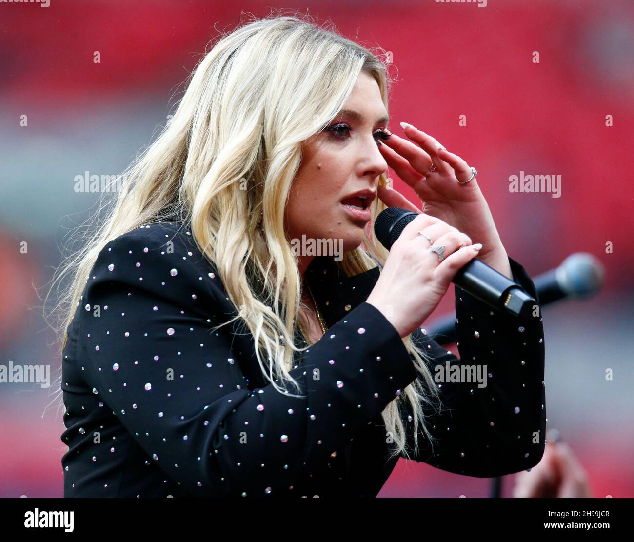Ella henderson singer hi-res stock photography and images - Alamy